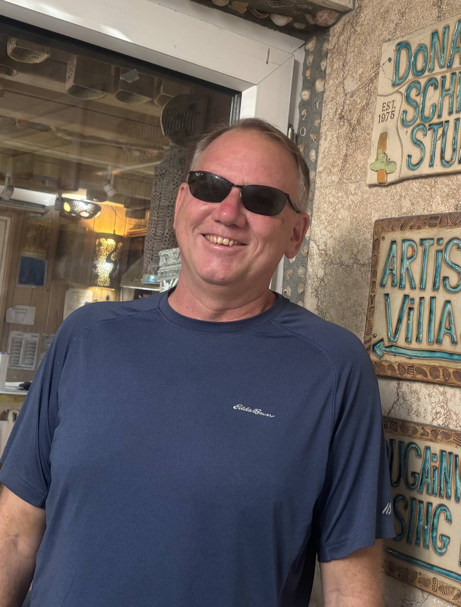 Meet Eric – Artistic Villas